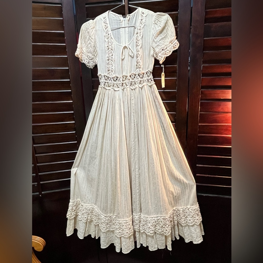 1960’s Prairie Style Dress - Gem
